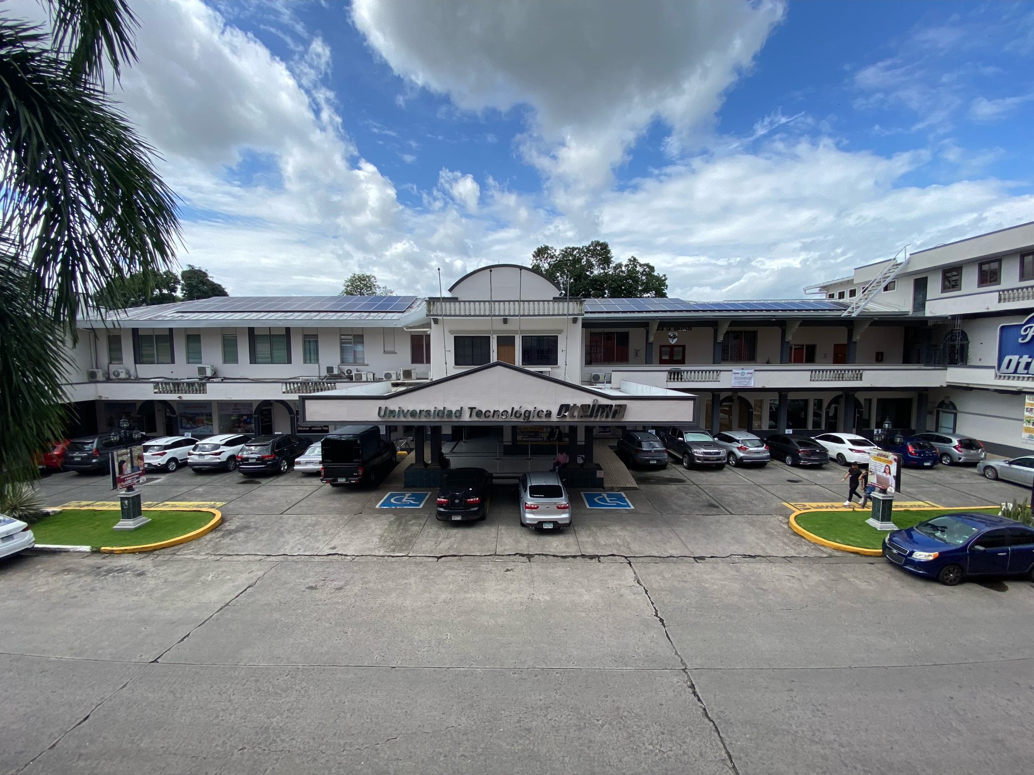 Instalaciones - Universidad Tecnológica OTEIMA